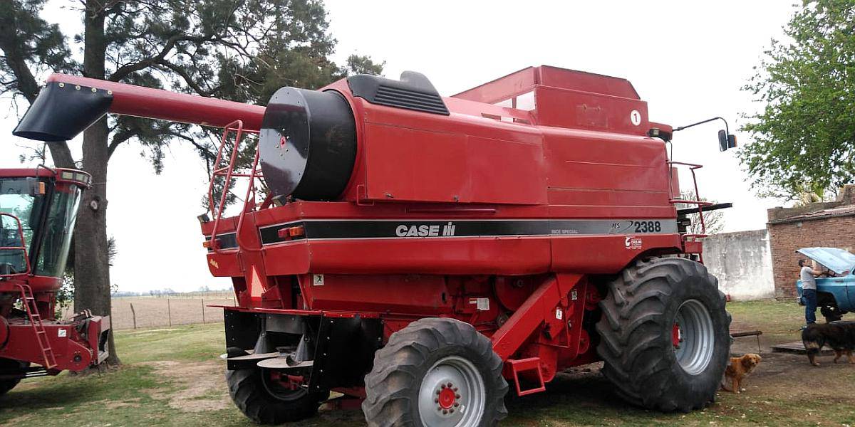 Cosechadora Case IH 2388 2000 4X4 - Año: 2000 - u$s 170.000 - Agroads