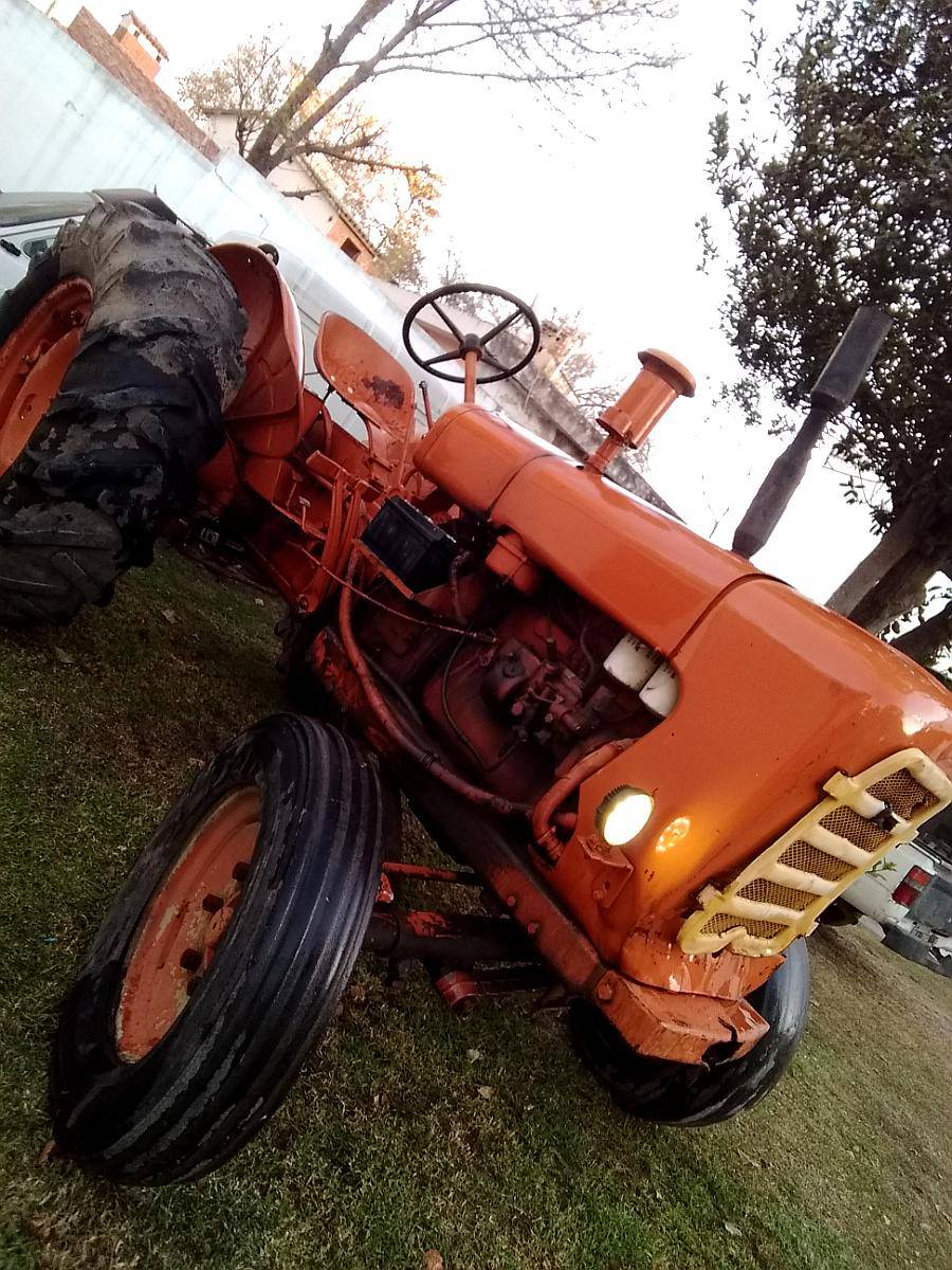 Tractor Someca 45 Líquido - Año: 1945 - $ 4.500.000 - Agroads