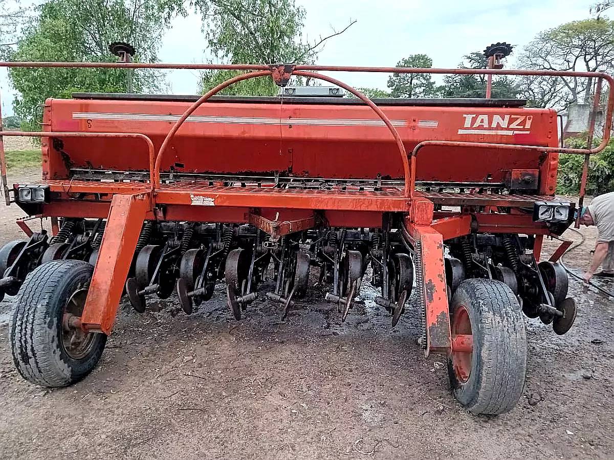 Tanzi 4300 24 Lineas a 19,5 cm - $ 12.000.000 - Agroads