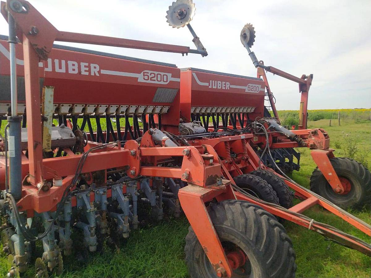 Sembradora Juber 5200 30/17 - Año: 2013 - u$s 28.000 - Agroads