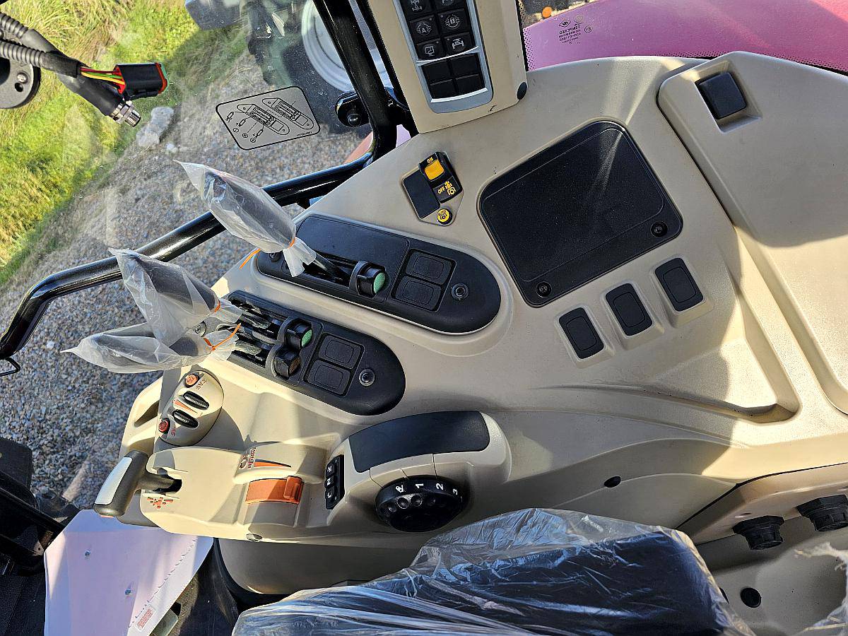 Tractor Massey Ferguson M F 6714 R DYNA-4 (145cv) - Agroads