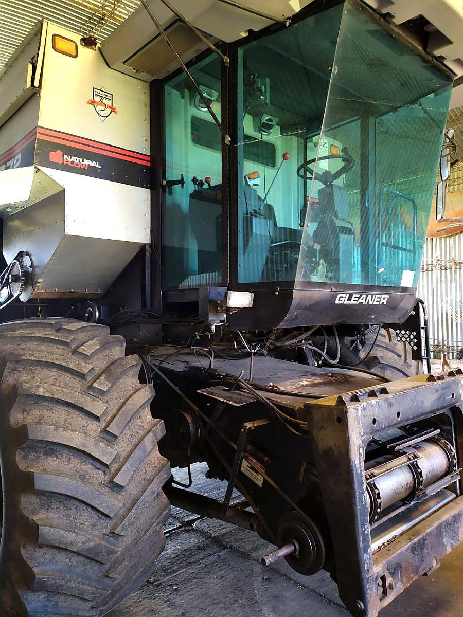 Cosechadora Gleaner R72 año 2001 con 30 Pies, Doble Traccion - Agroads