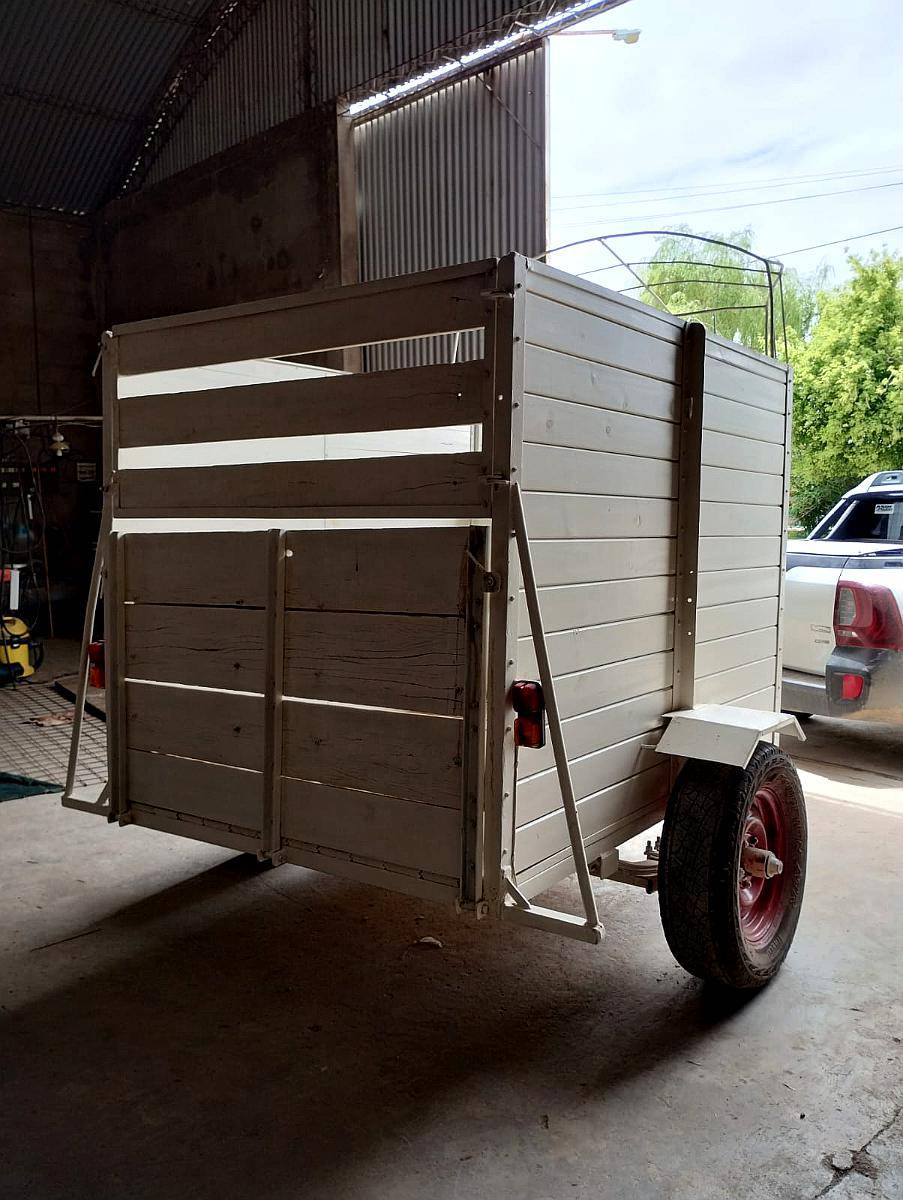 Trailer para 2 Caballos. de 2 MS Largo X 1.60 MS Ancho - Agroads