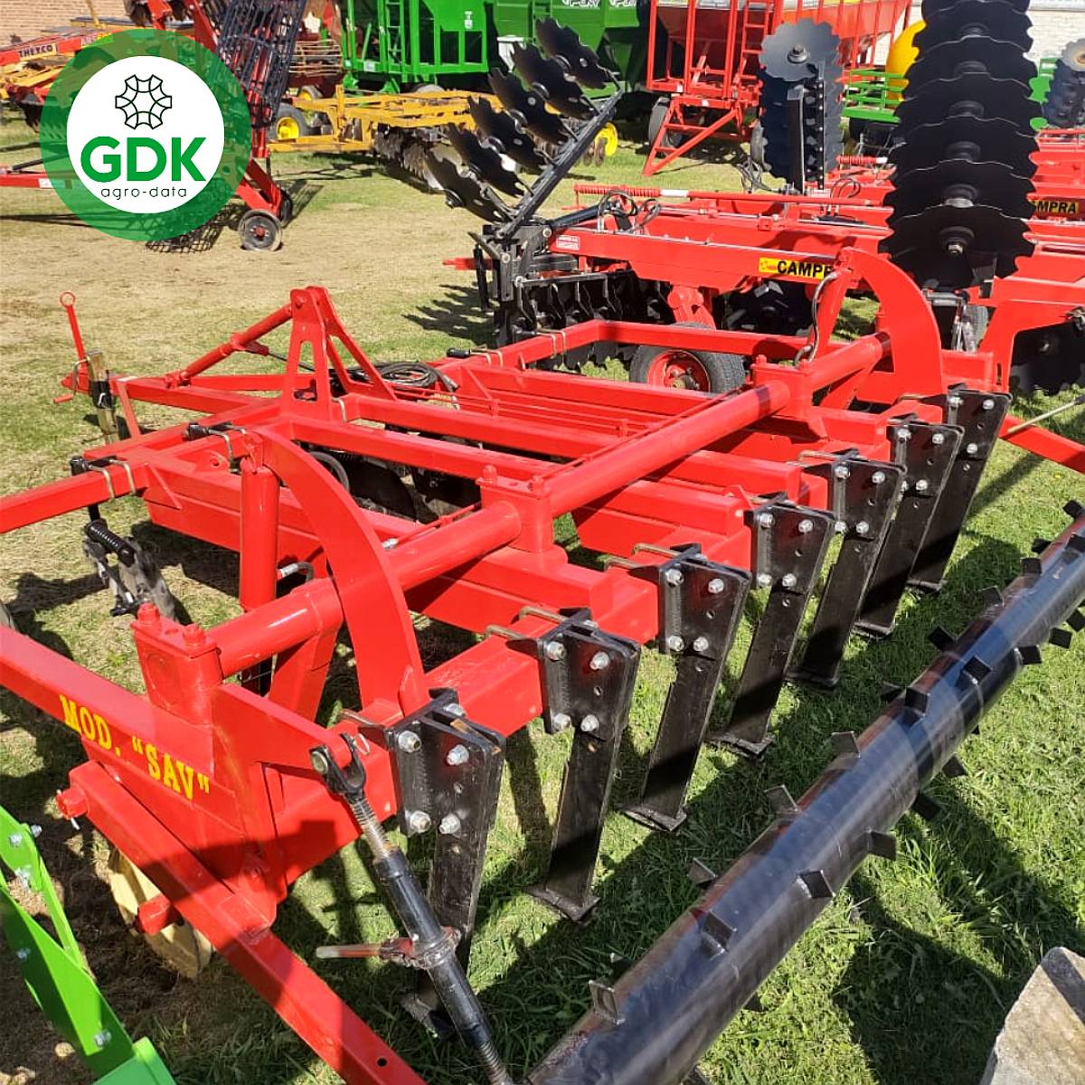 Descompactador de Suelos Corti - Angosto 5 Vástagos Paratil - Agroads