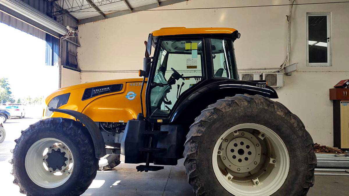 Valtra AR 220 con Piloto Trimble - Año: 2018 - Agroads