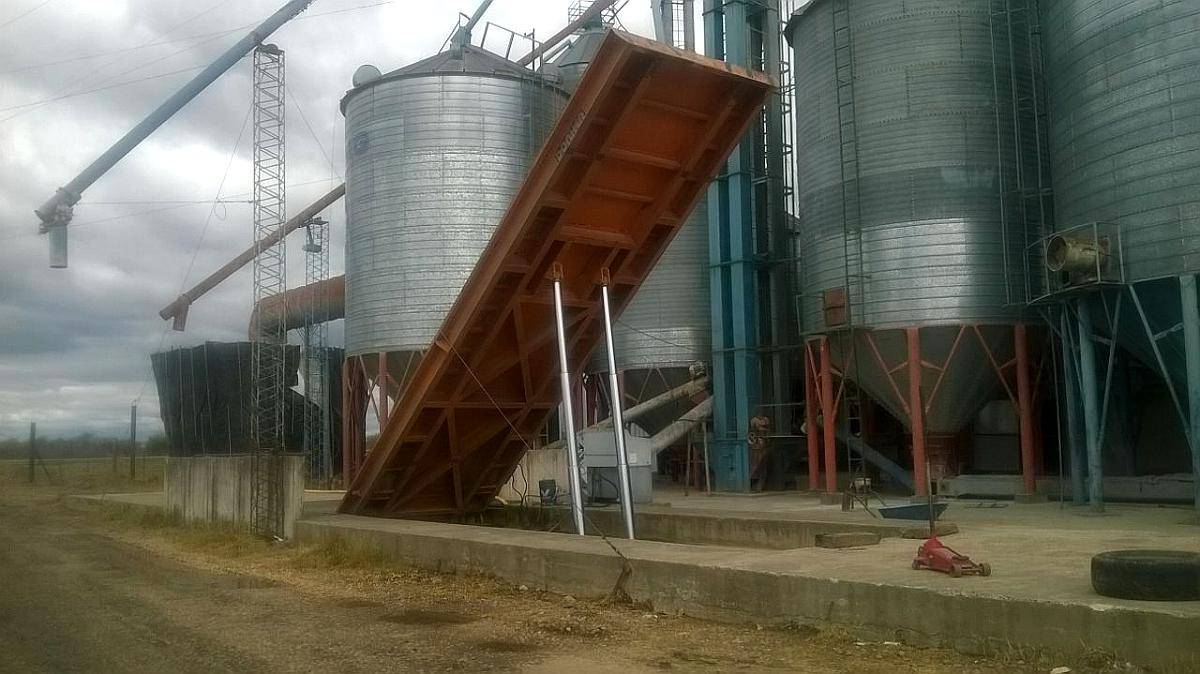 Plataforma Volcadora Hidráulica - 10mts - Donher - Agroads