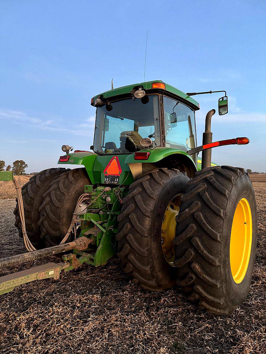 Tractor John Deere 8220 - Año: 2003 - u$s 126.000 - Agroads