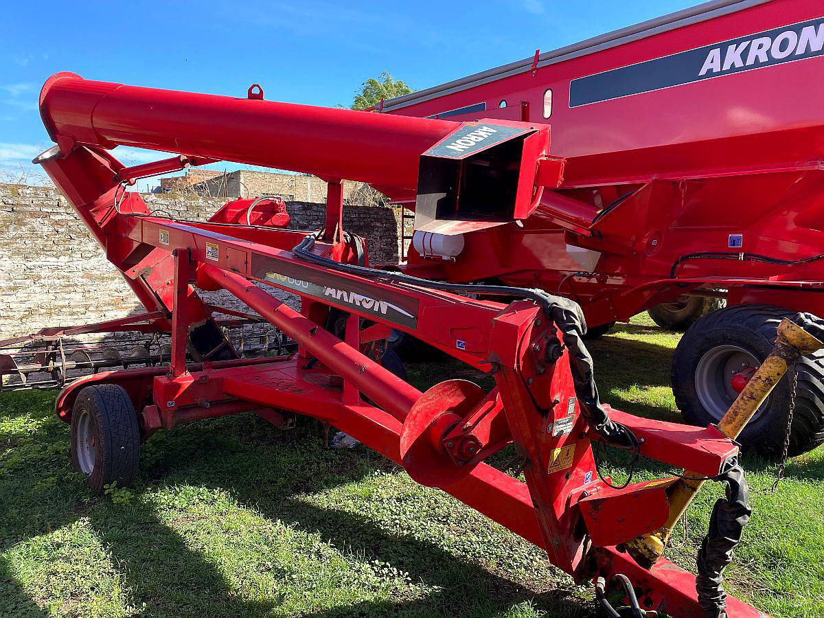 Extractora Akron EXG 300 Enrolla la Bolsa año 2018 - Agroads