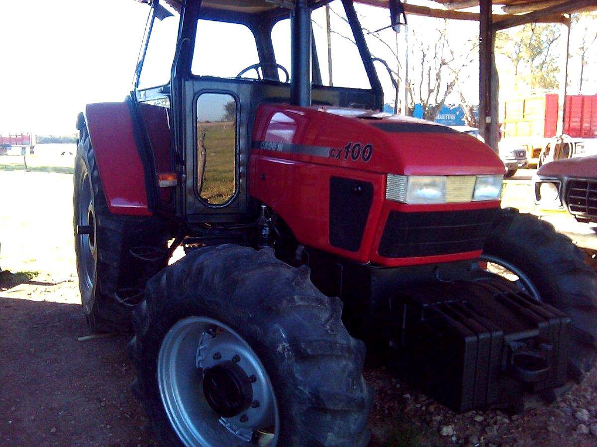 Hermoso Case CX 100 Doble Traccion - Año: 2004 - u$s 30.000 - Agroads