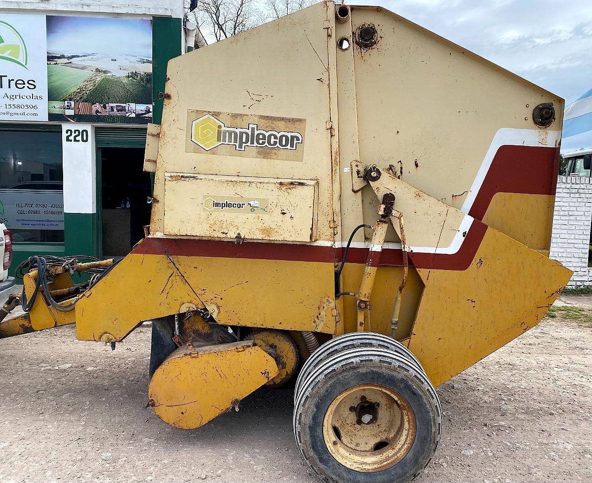 Rotoenfardadora Implecor IF 1550 Buen Estado - Año: 2003 - Agroads