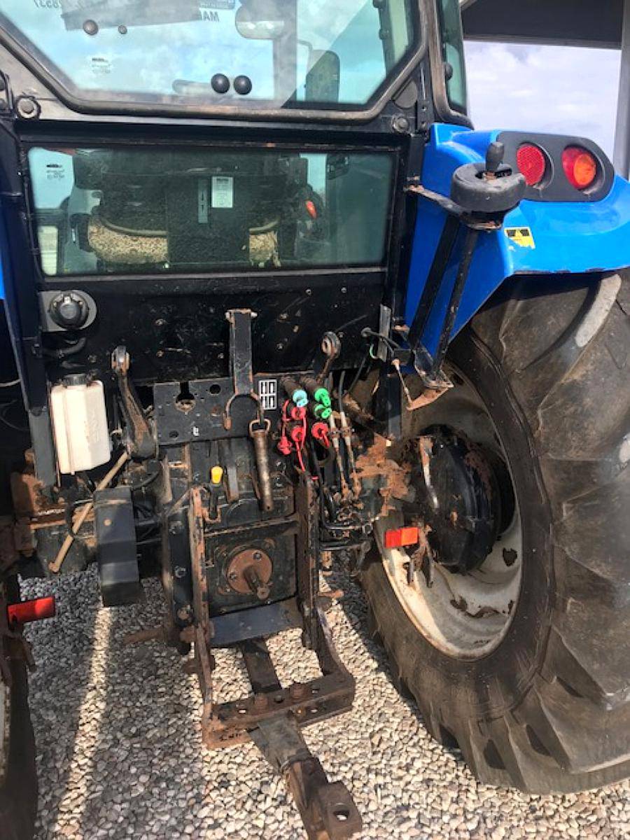 New Holland TD5 90 año 2013 con 3400 Horas - Año: 2013 - Agroads