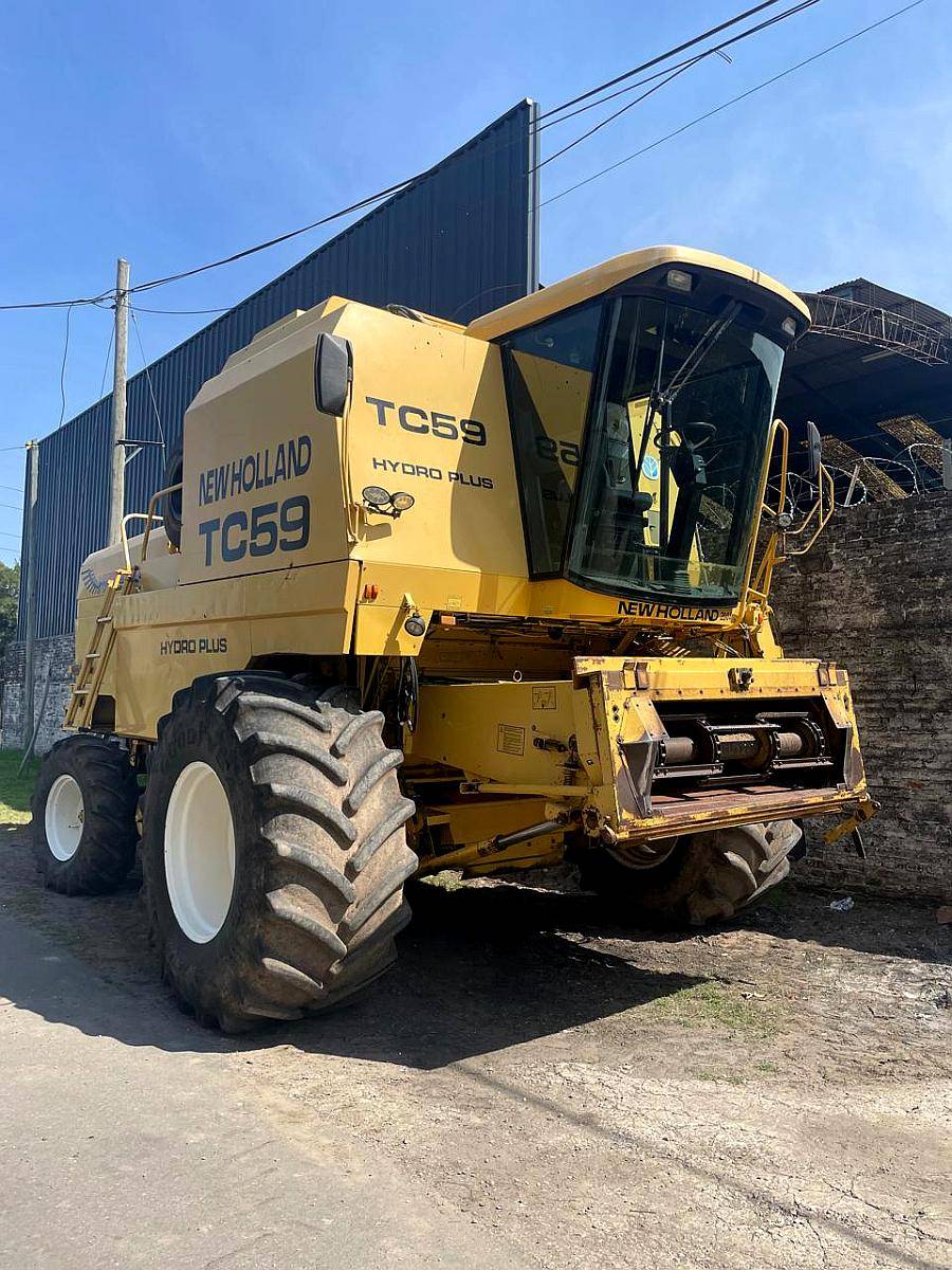 Cosechadora New Holland TC59 Usada - muy Buen Estado - Agroads