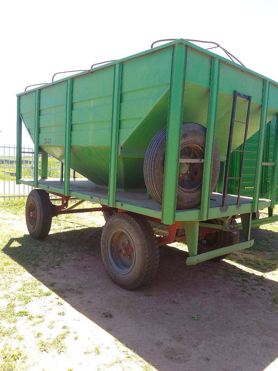 Tolva de 8/9 TN - Año: 2014 - $ 1.150.000 - Agroads