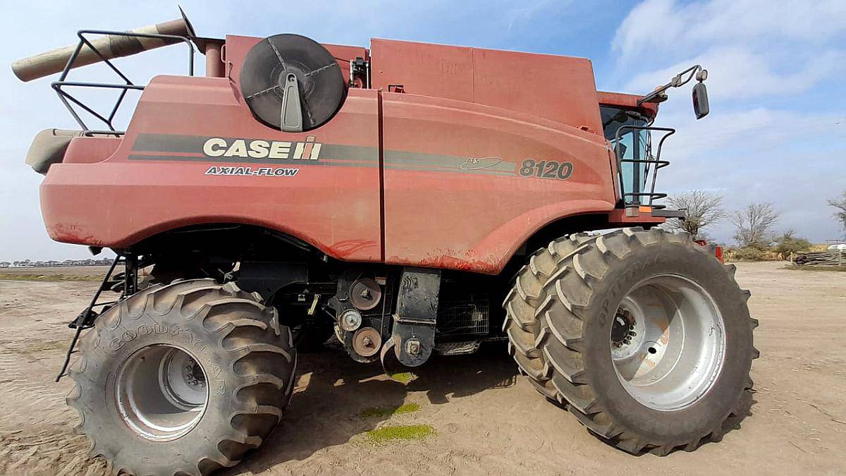 Case 8120 , año 2010, Doble Traccion, con Duales. - Agroads
