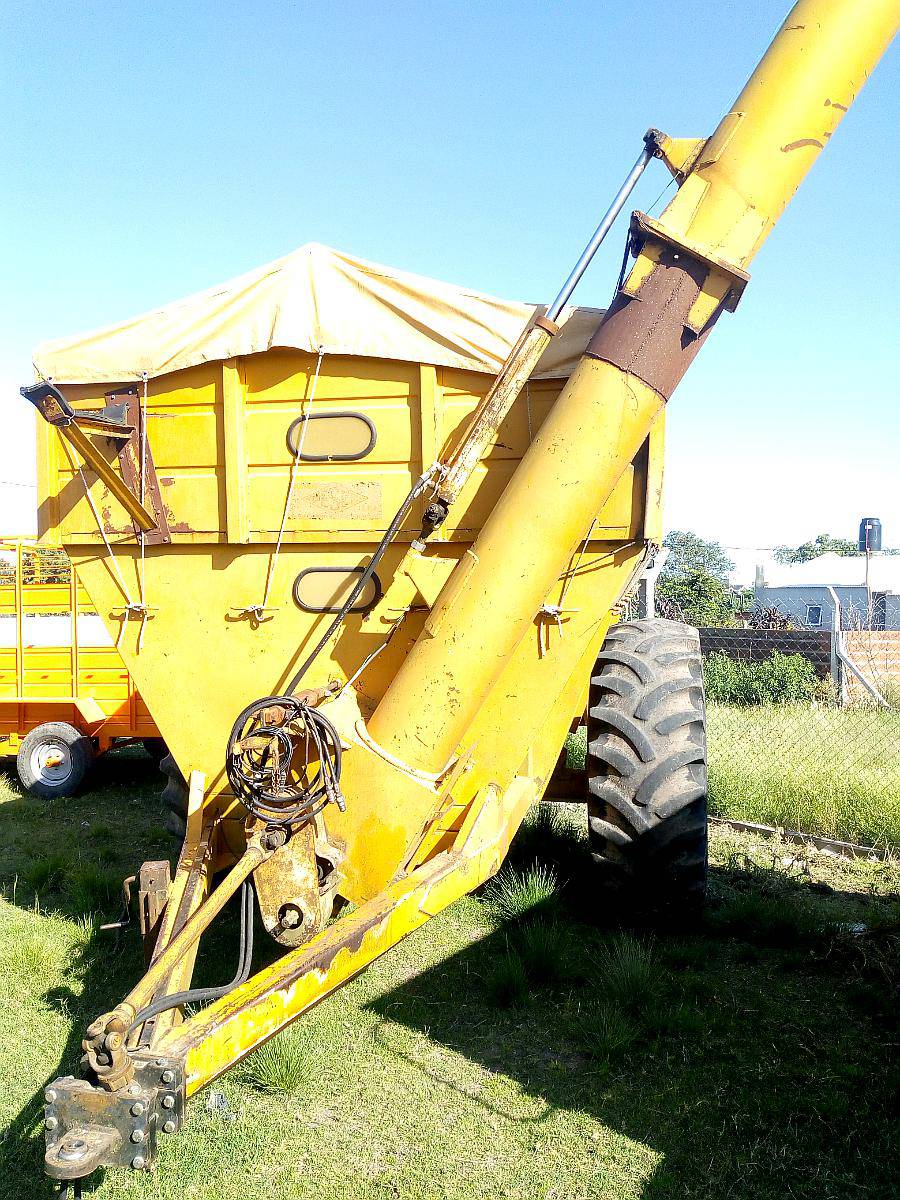 Tolva Auto Descargable de 14 TN con Balanza Excelente - Agroads