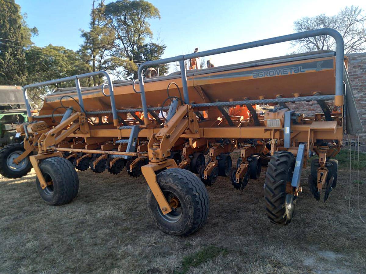 Sembradora Agrometal TX Mega 13 a 52 - Doble Fert - Monitor - Agroads