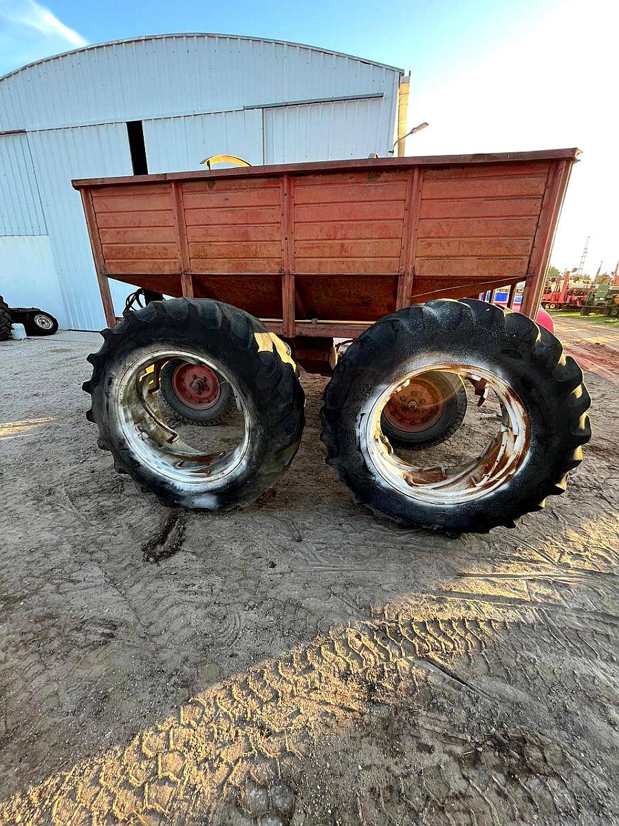 Juego de Llantas con Cubiertas 18-4-34. - $ 800.000 - Agroads