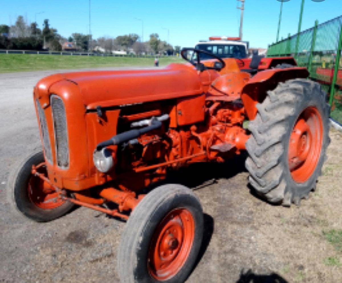 Tractor Fiat Modelo 411 - Año: 1970 - $ 180.000 - Agroads (cod: 730854)
