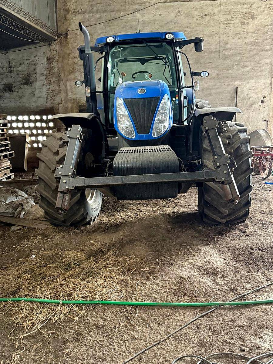 Tractor New Holland T7 260 2017 - 235hp - Solos 2.100 Hs - Agroads
