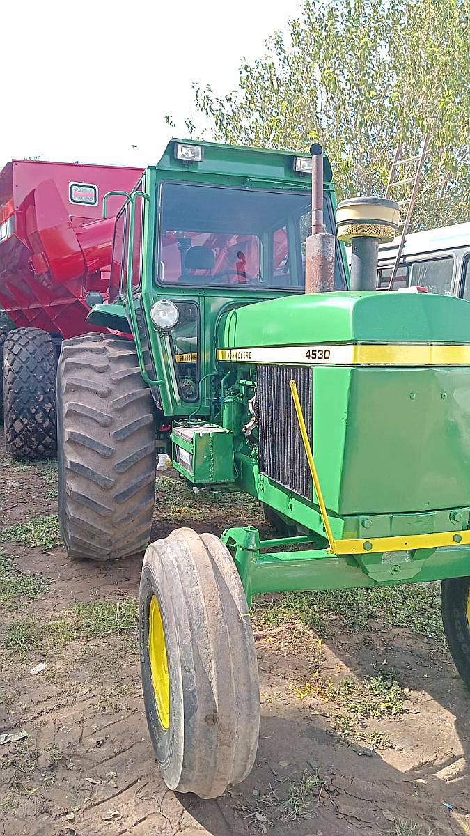 Tractor John Deere 4530 - Año: 1982 - u$s 28.000 - Agroads