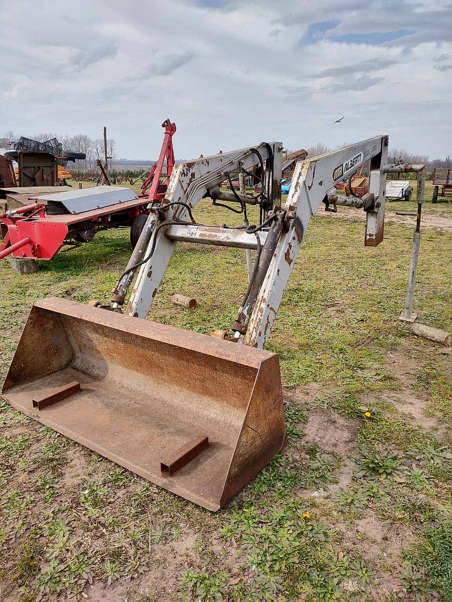Pala Frontal Alberti para Colocar al Tractor - Agroads