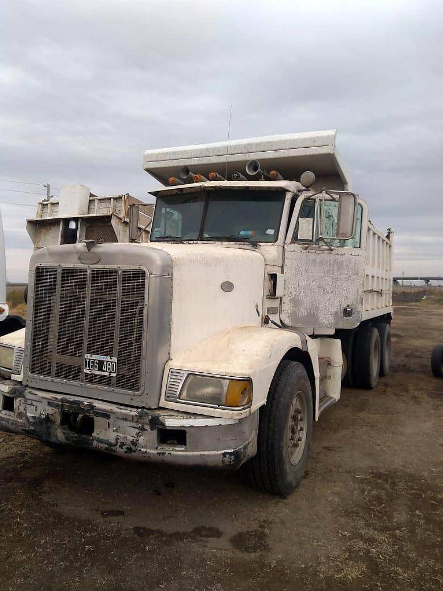 Camion Peterbilt 371 6X4 año 2010 con Caja Volcadora - Agroads