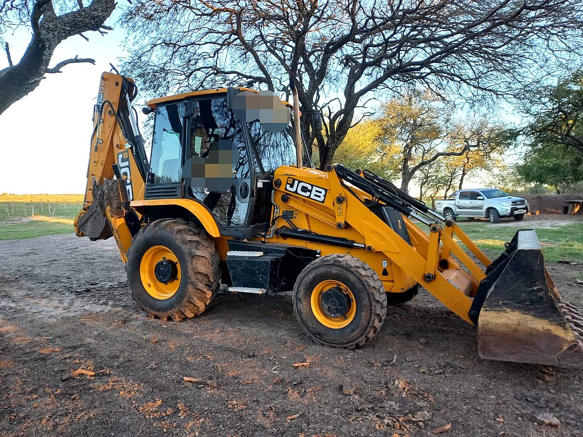 Retro Pala JCB 3cx 2022 con 600 Horas 4X4 Extensible - Agroads