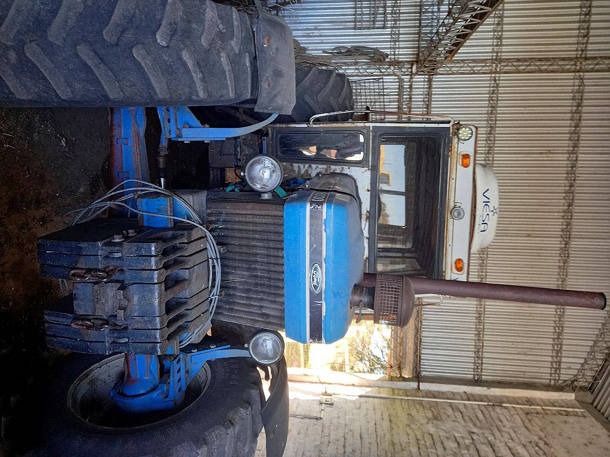 Vendo Ford 8030 - Estado muy Bueno - Año: 1994 - u$s 22.000 - Agroads