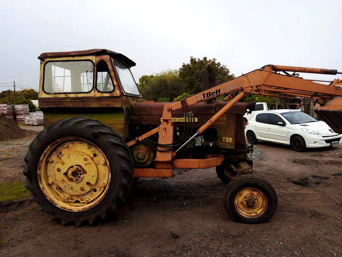 Tractor con Pala Frontal - Agroads