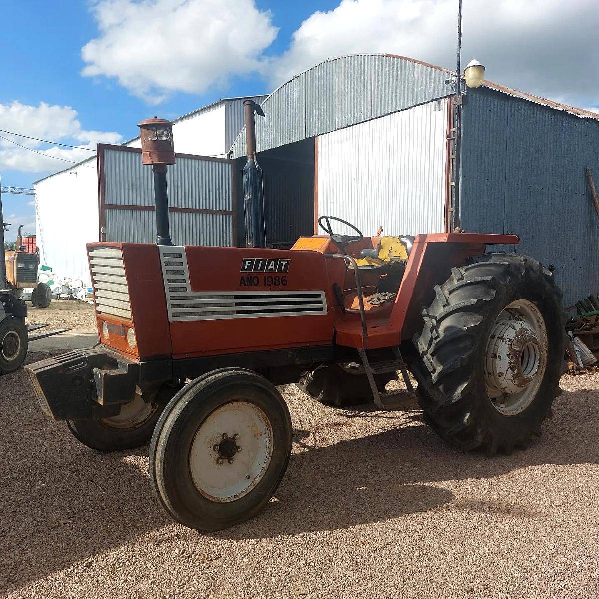 Tractor Fiat 880. Detalle Estetico. Oferta. - Año: 1986 - Agroads