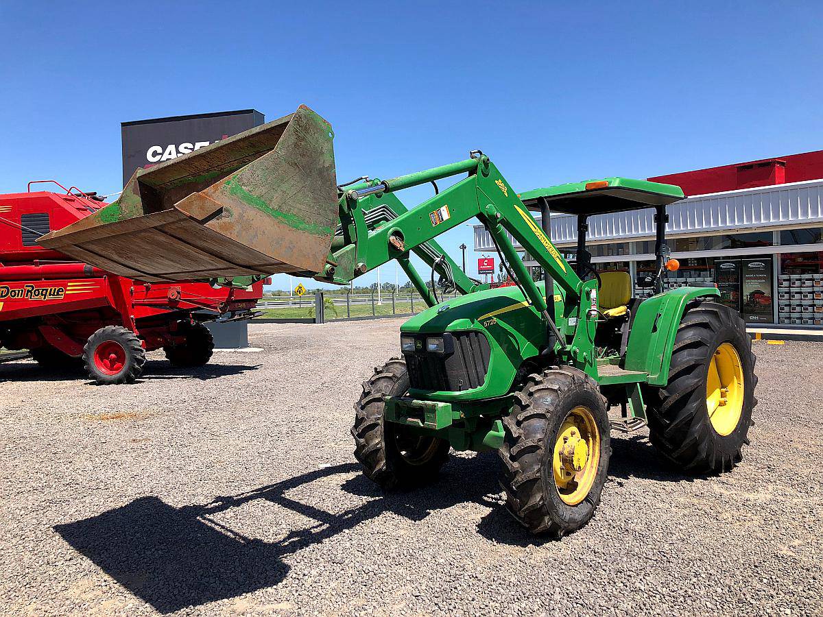 Tractor JD 5725 con Pala Original 563 - Gomas Nuevas - Agroads