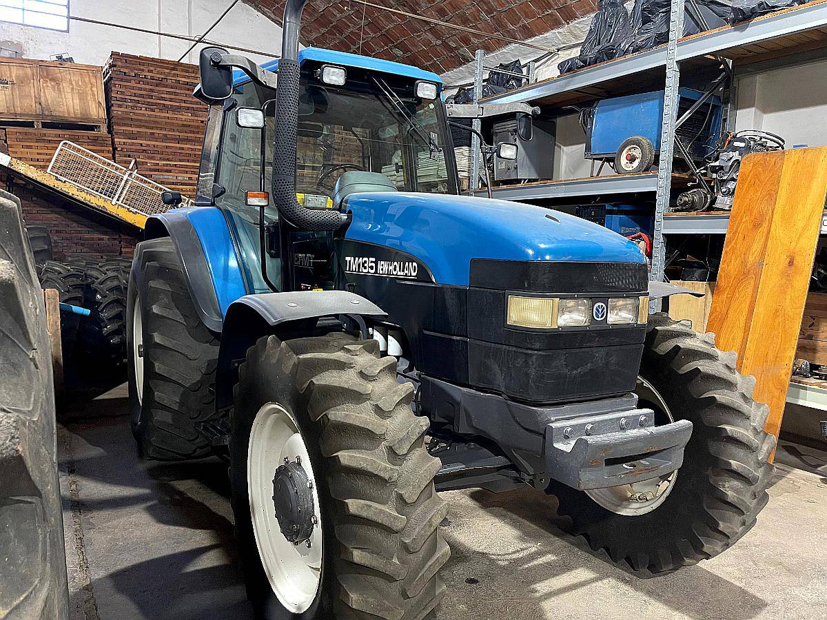Tractor New Holland TM135 - Año: 2001 - $ 63.000 - Agroads