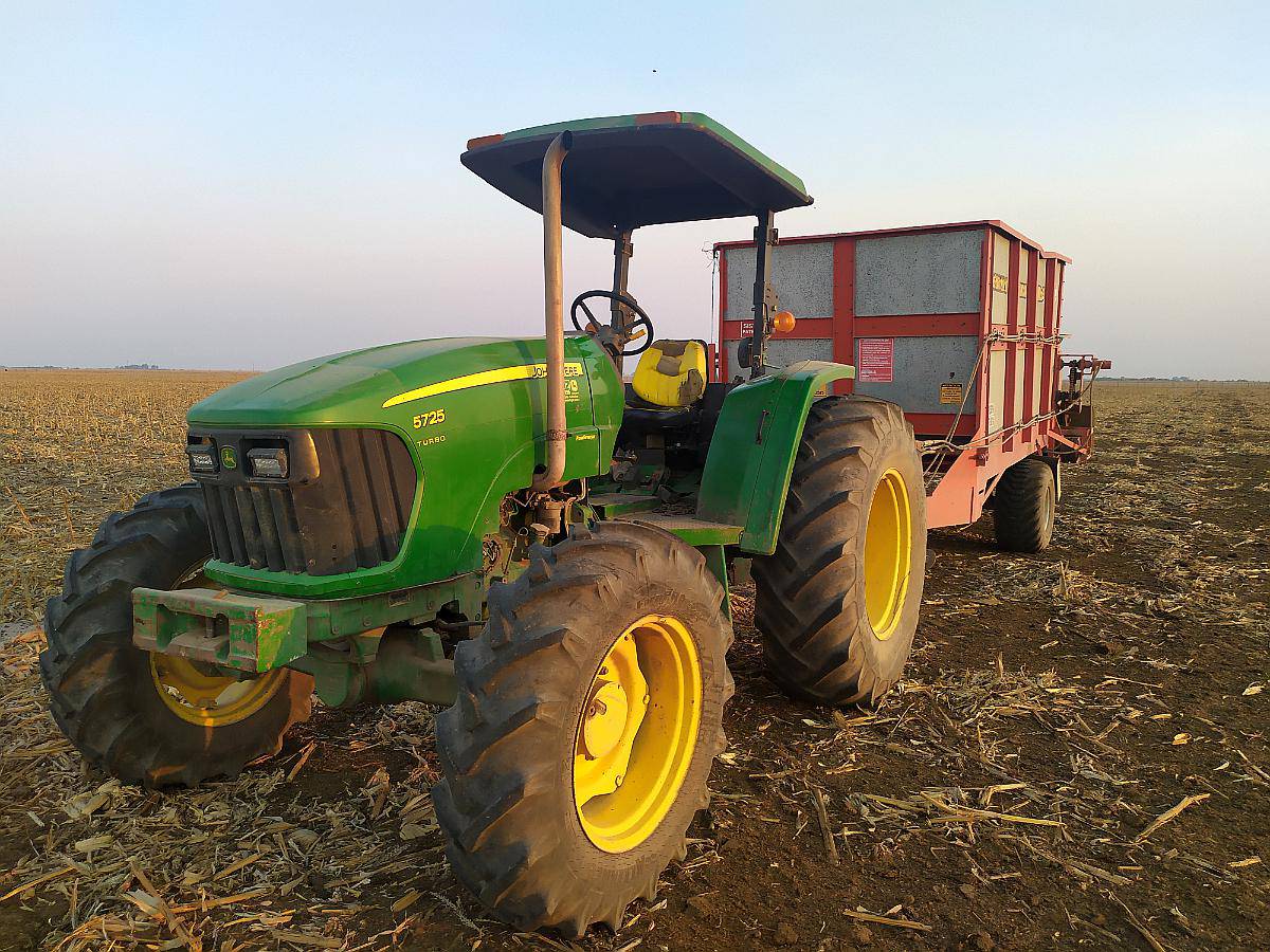 Jonh Deere 5725 DT 2014 Powerreverse - Año: 2014 - Agroads