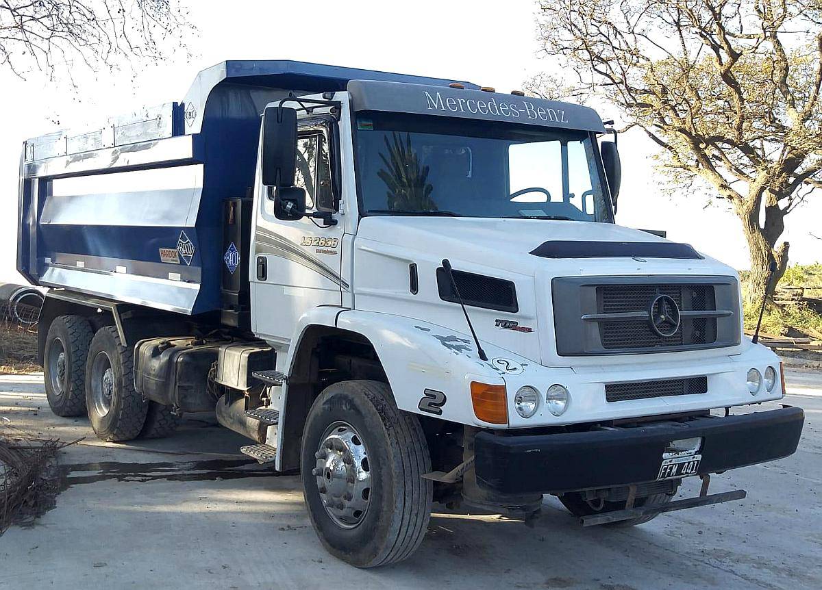 Mercedes Benz 2638 6X4 con Volcadora Petinari - Año: 2005 - Agroads