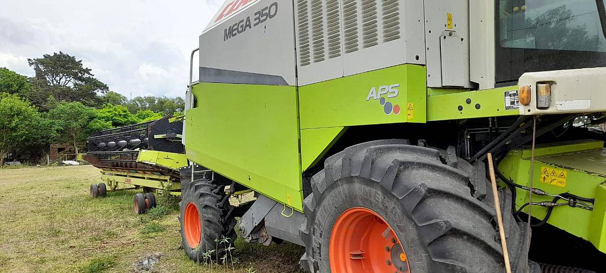 Cosechadora Claas Mega 350 - 2006 con Plataforma - Agroads