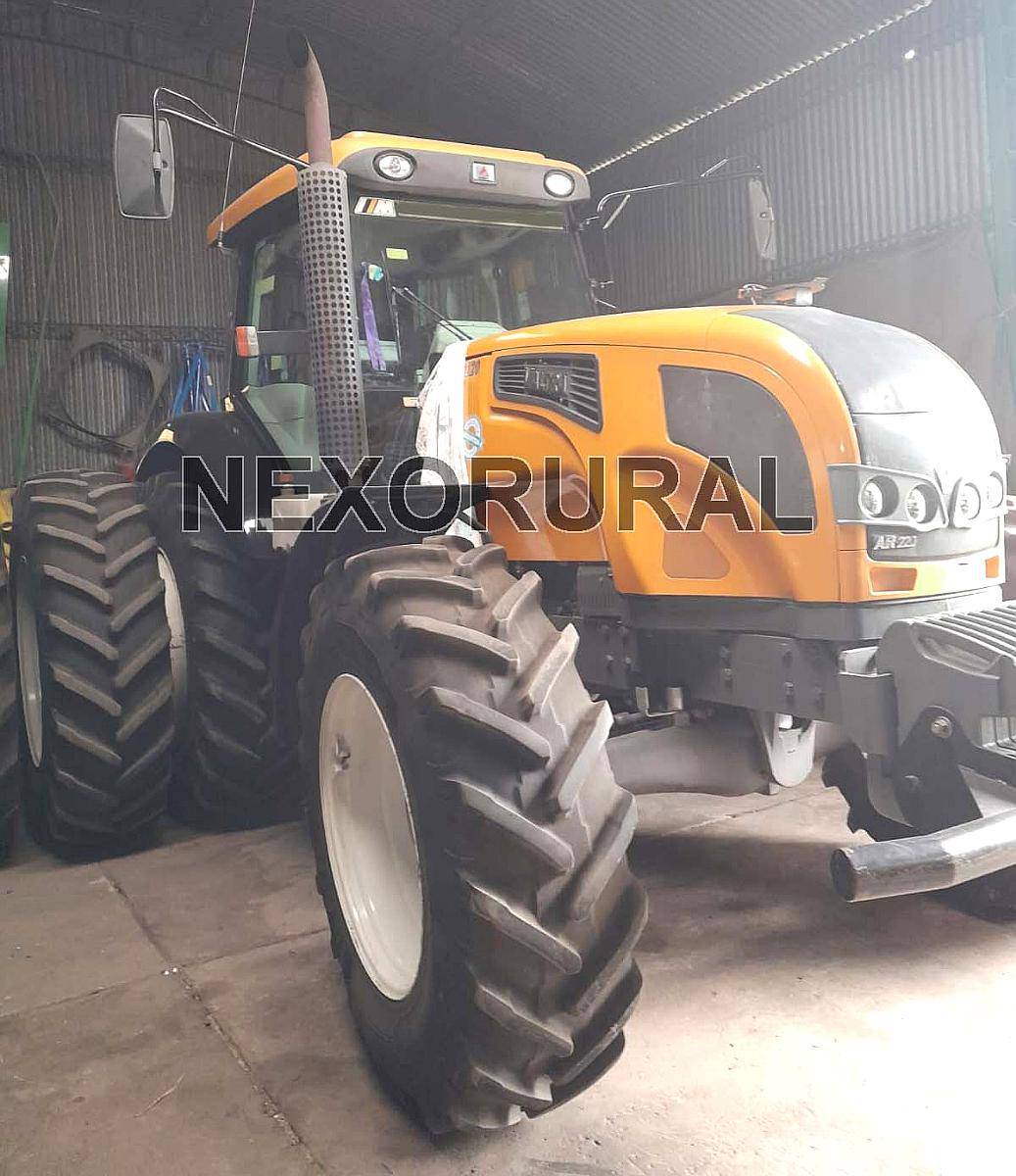 Valtra AR-220 2017 220 HP, 9200 Hs Pago a 3 Años - Agroads