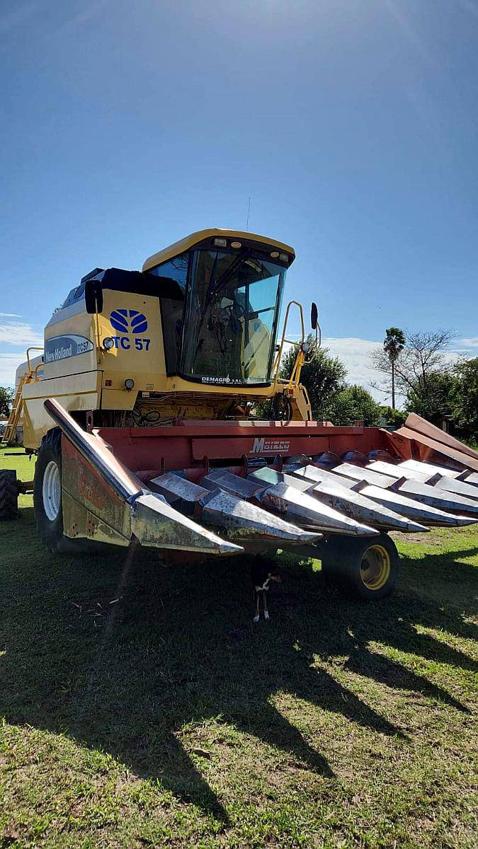 Cosechadora New Holland TC 57 - Año: 1996 - u$s 33.000 - Agroads