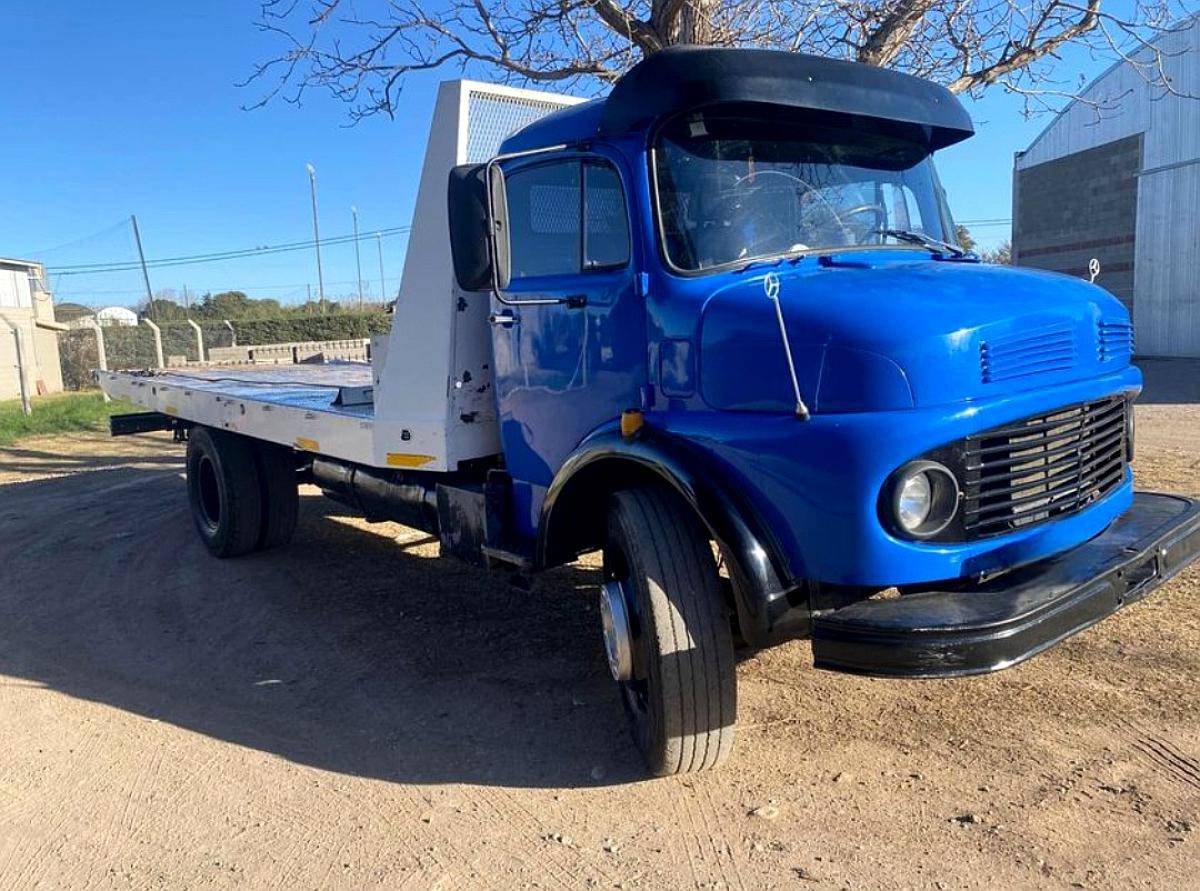 Mercedes Benz 1114 con Plancha - Año: 1983 - $ 13.000.000 - Agroads