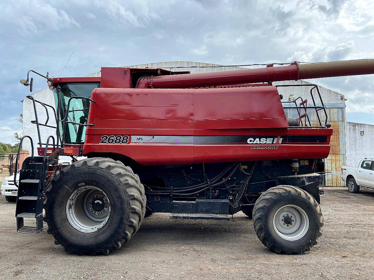 Cosechadora Case 2688 Cabezal 3020 - Año: 2014 - Agroads