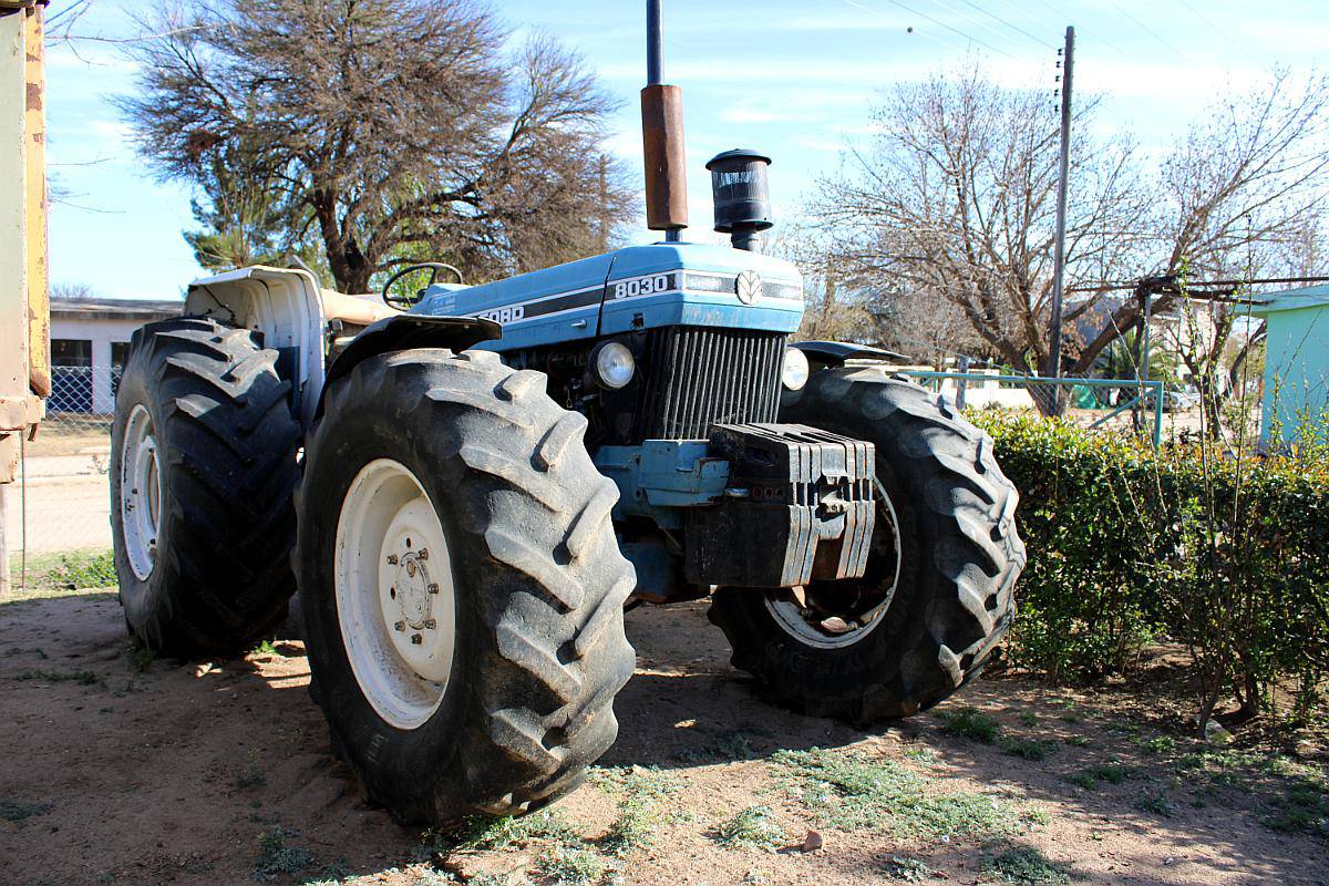 Tractor Ford 8030 Doble Traccion - Año: 1998 - $ 5.400.000 - Agroads