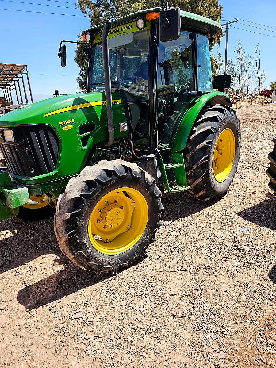 John Deere 5090e año 2021. 4800 HS. CAB Orig. LEV 3 Ptos - Agroads