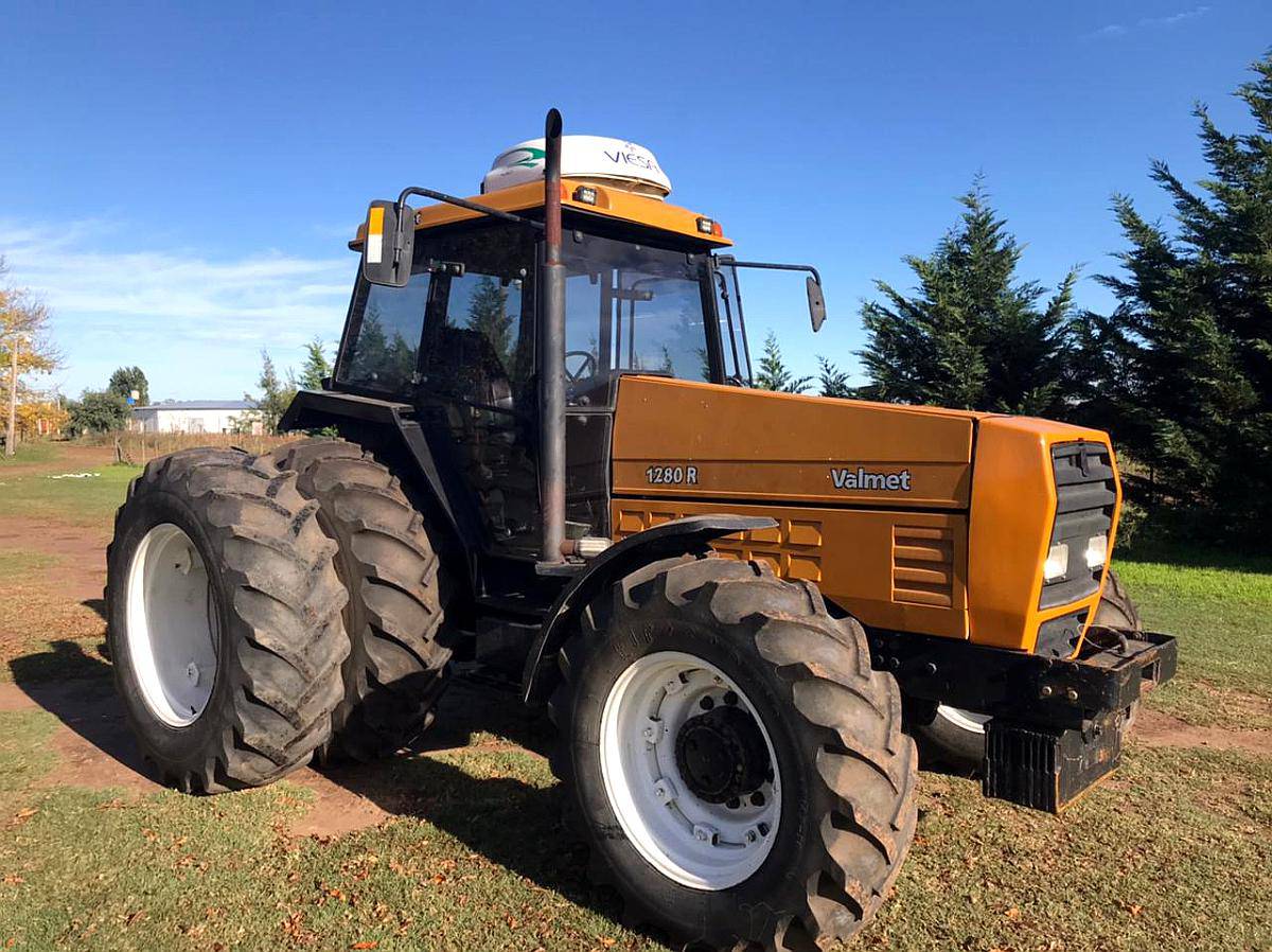 Tractor Valmet 1280 R - Año: 1999 - u$s 40.000 - Agroads