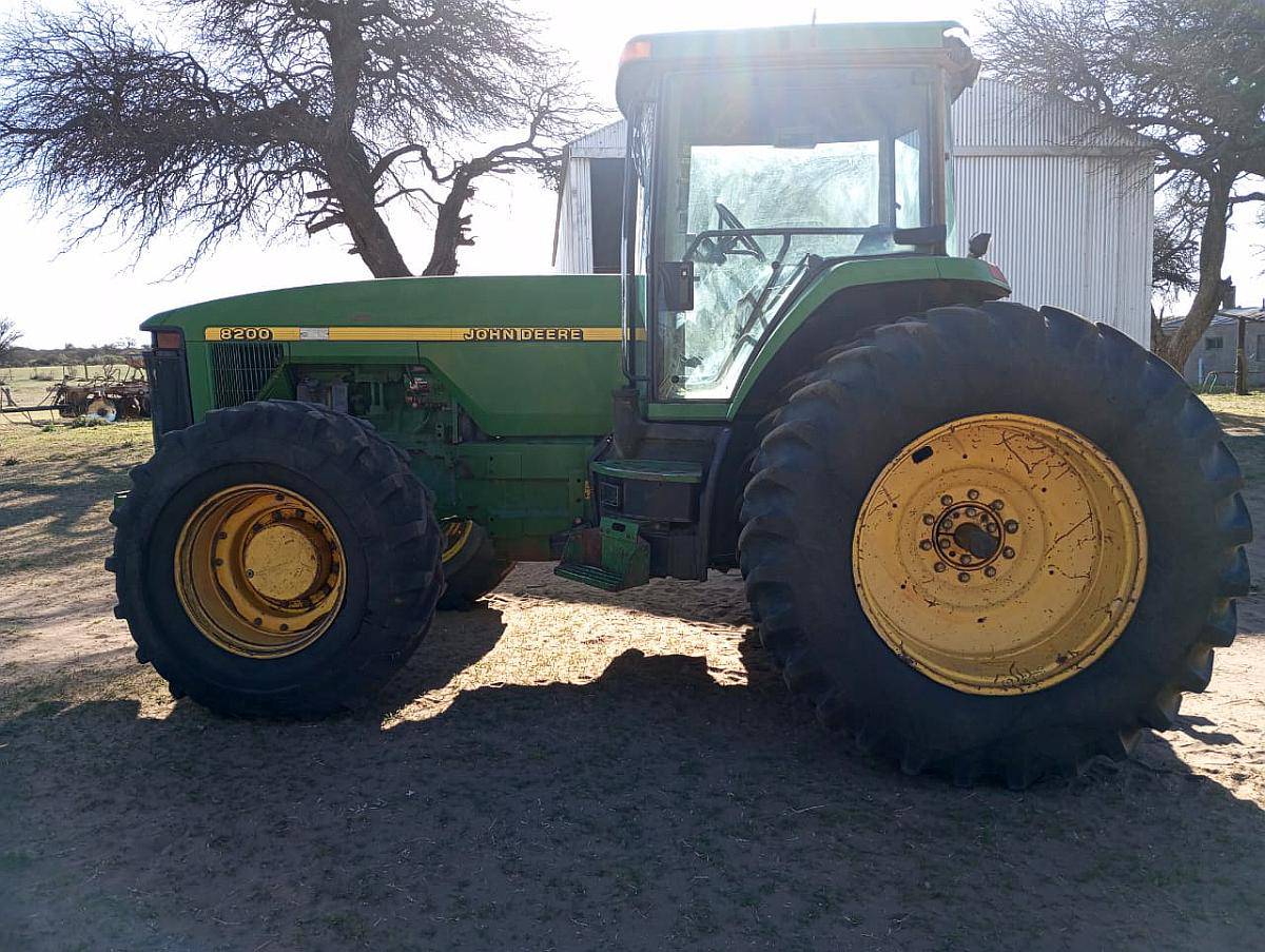 Tractor John Deere 8200. Mod 1996 - Año: 1996 - u$s 105.000 - Agroads