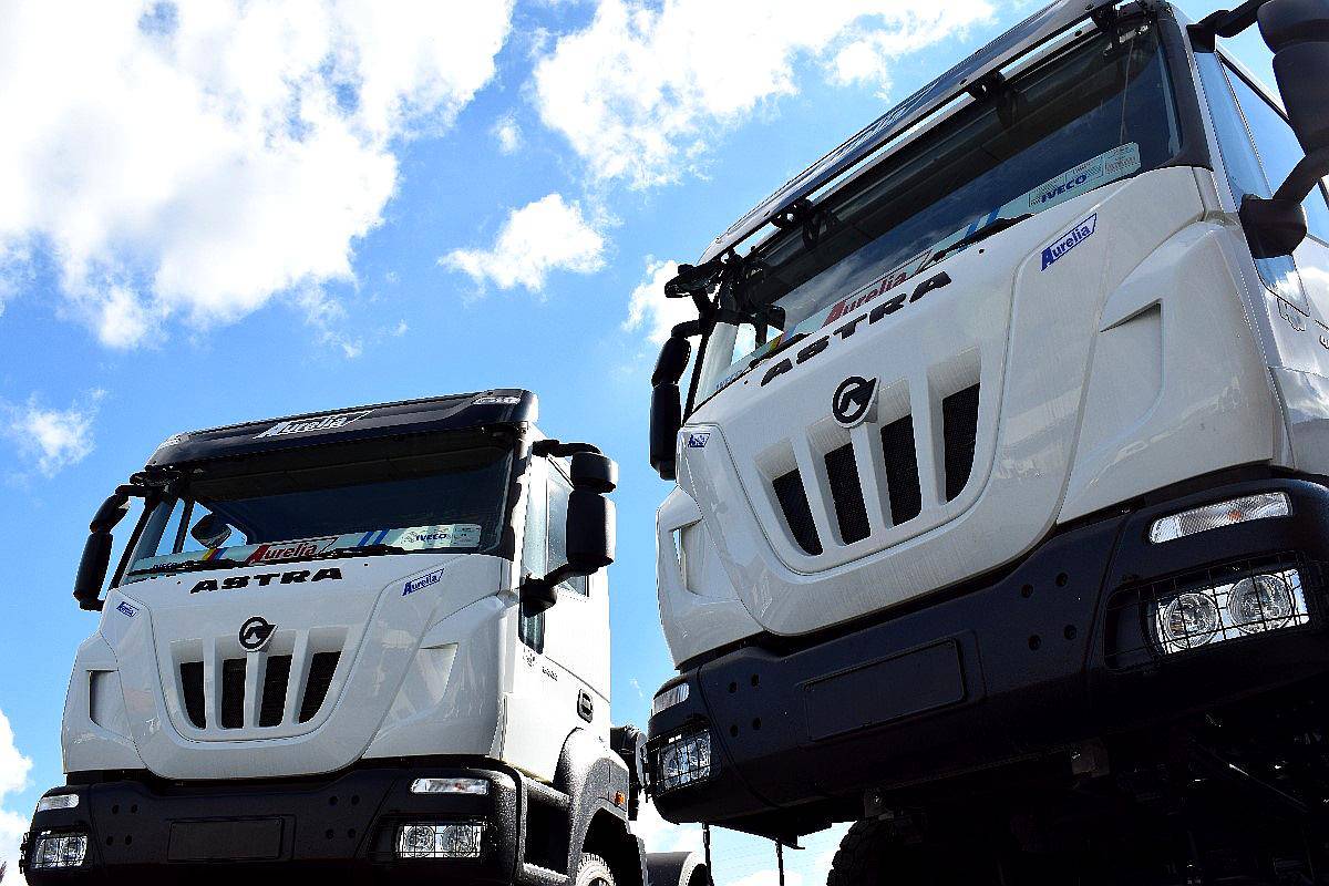 Iveco Astra HD9 4X4 6X4 y 8X4 Amarillo y Blanco - Agroads