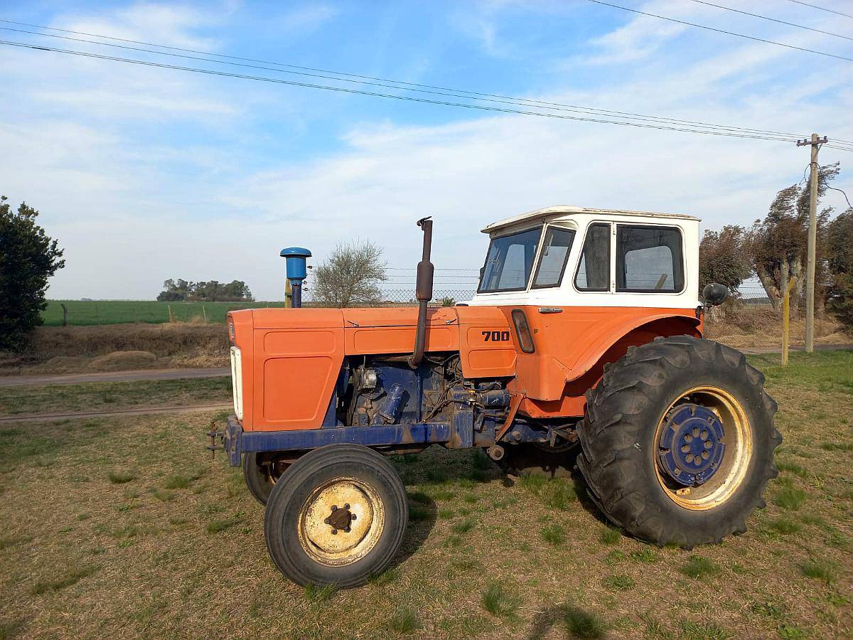 Tractor Fiat 700 S - Año: 1973 - u$s 12.000 - Agroads