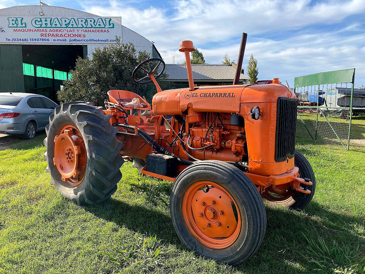 Tractor Someca 40 con Dirección y Levante Hidráulico - Agroads