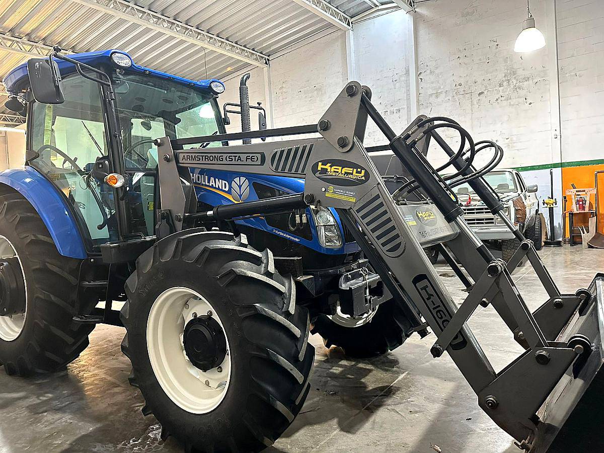 Tractor New Holland TD5 con Pala Frontal. - Año: 2016 - Agroads