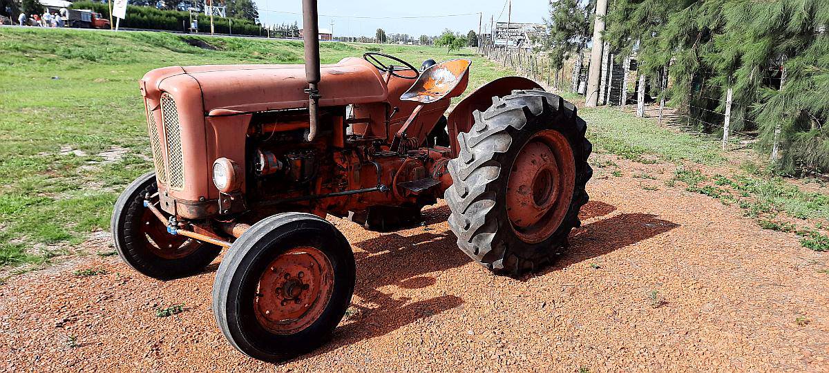 Tractor Fiat 411 R - Año: 1976 - $ 436.500 - Agroads