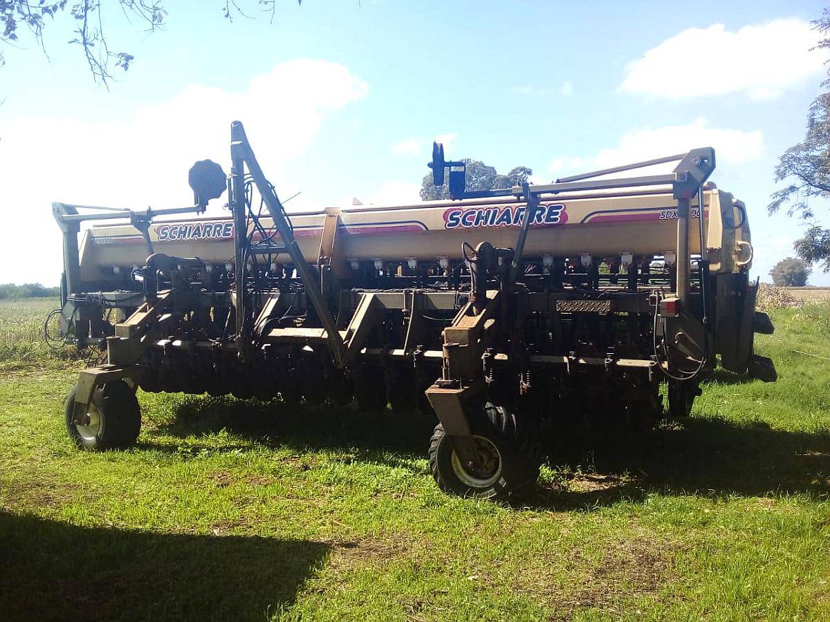 Sembradora Schiarre SDX 3900 de 39 a 17.5 y 20 a 35 a Placa - Agroads