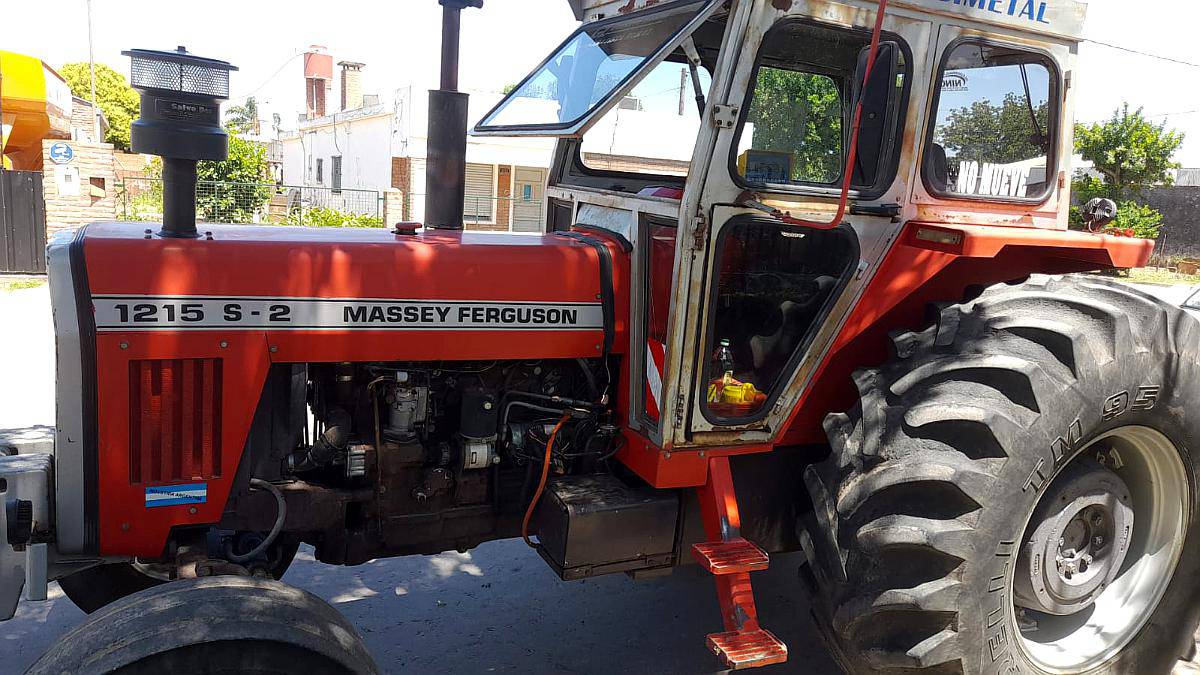 Tractor Massey Ferguson 1215 - Año: 1998 - u$s 32.000 - Agroads